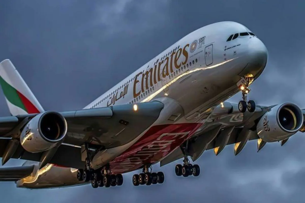 Emirates Airline vs Qantas: A Complete Airline Comparison